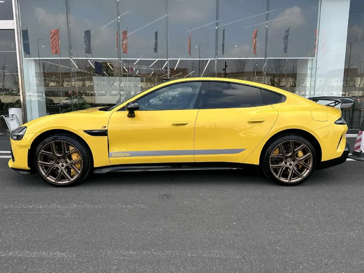 Xiaomi SU7 Ultra ≫ 2025 • 82 700 EUR • ID: 17870966 | Auto.bg